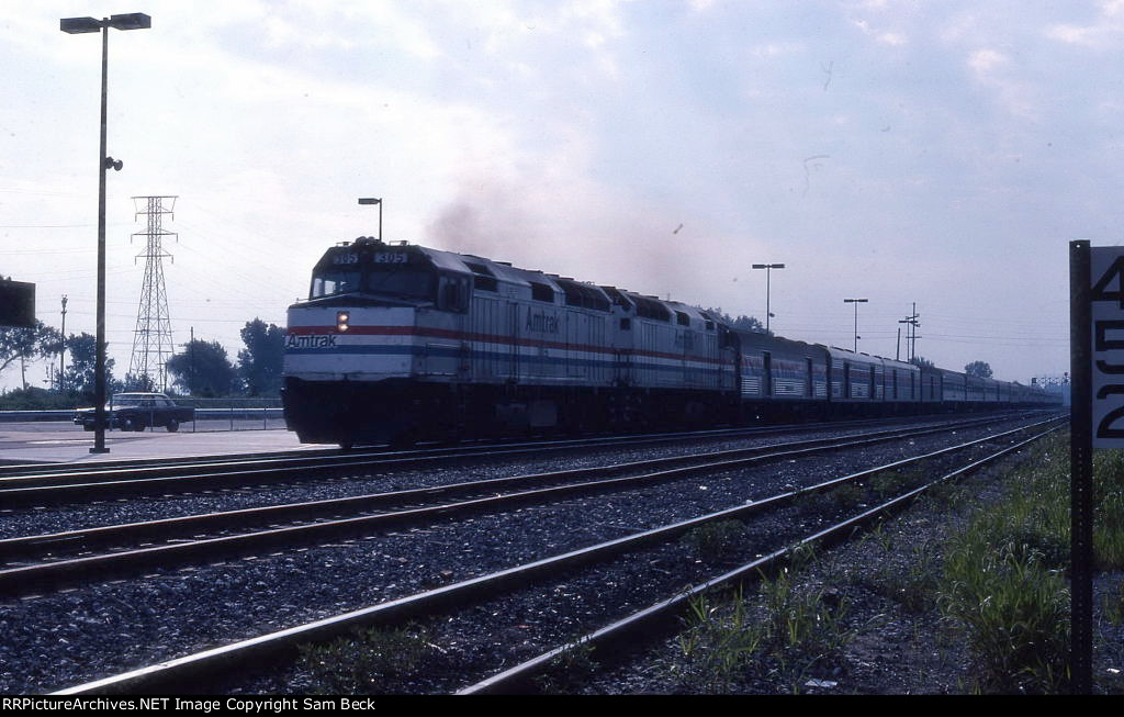 AMTK 305 on #41--The Broadway Limited